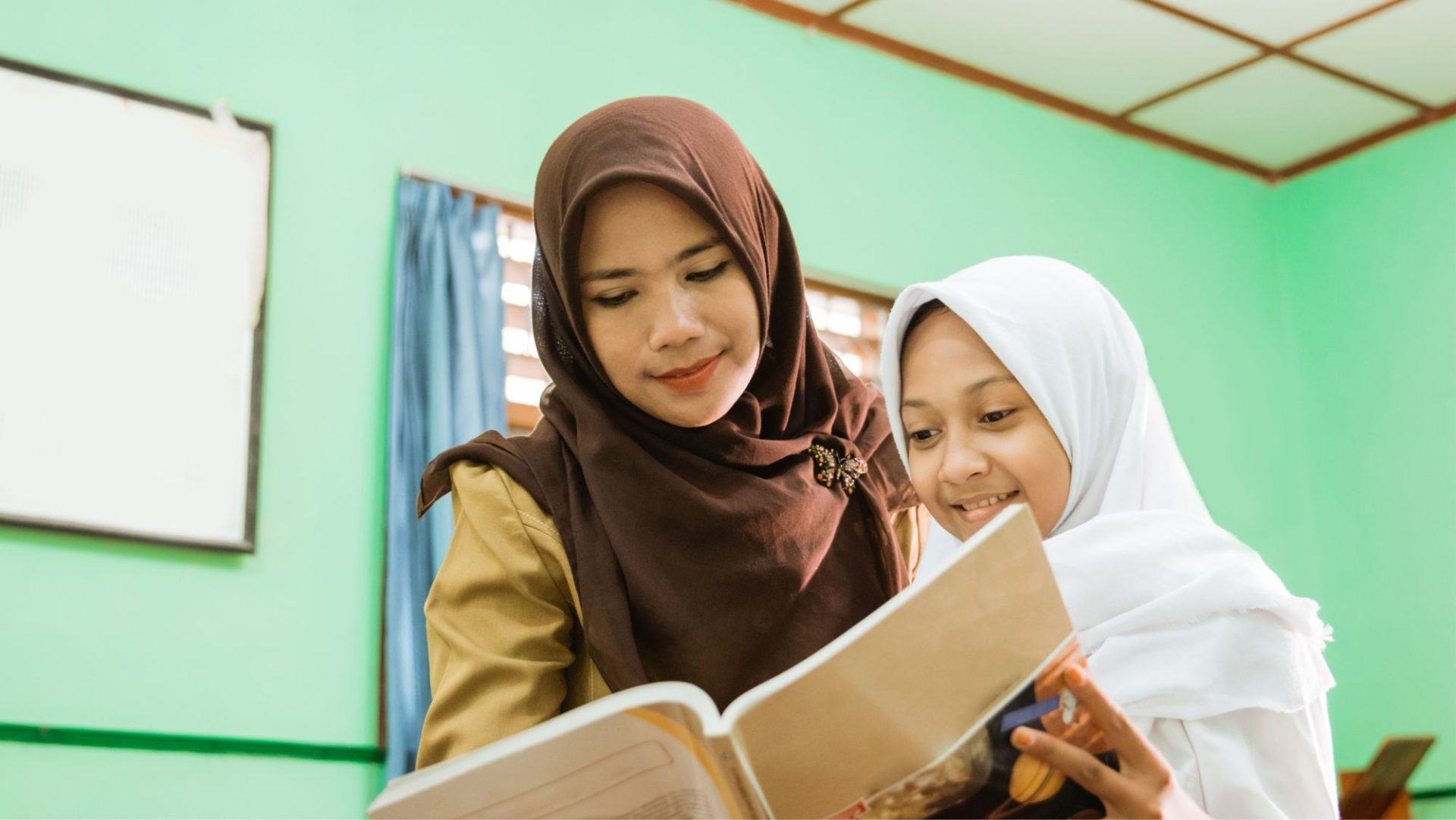 Mengupas Sejarah dan Tema Hari Guru Nasional 2024: ‘Guru Hebat ...